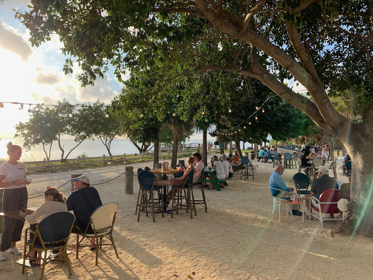 Miami : Le bar The Cleat Mia et ses couchers de soleil fabuleux - Le ...