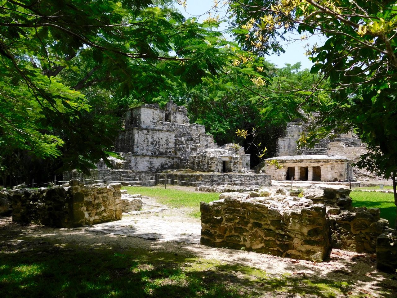 Muyil : une cité maya en ruine à visiter (au sud de Tulum, au Mexique ...
