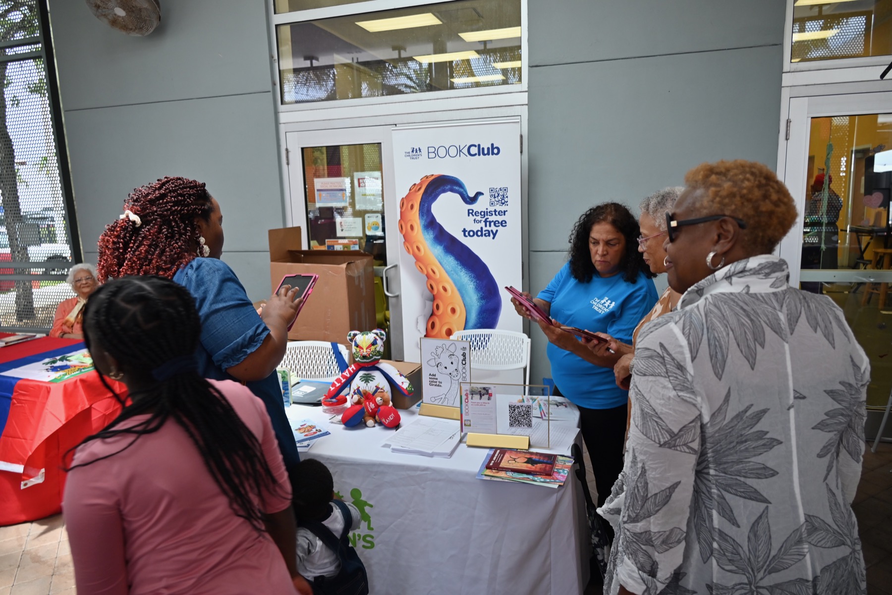 Nos photos de la Fête du Livre de Little Haïti 2023 ! - Le Courrier des ...